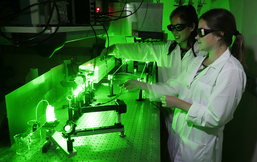 Laser-Focused - Santa Clara Magazine