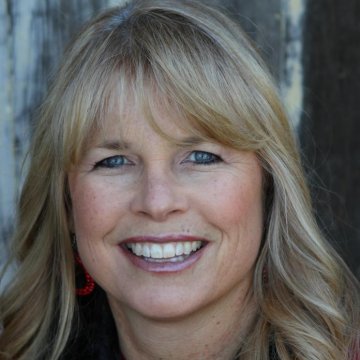 Kelly A. Walsh ’01 - Santa Clara Magazine